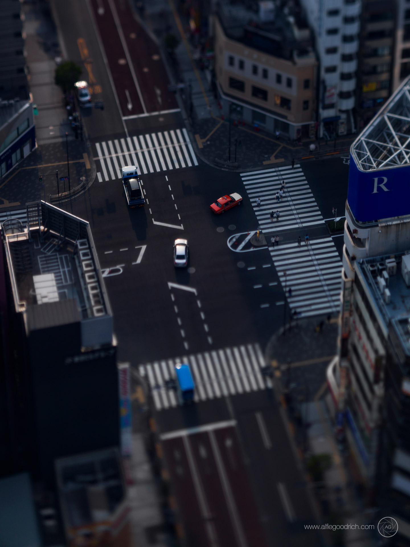 Tokyo Tilt Shift: shooting the city with a Hasselblad tilt-shift setup ...